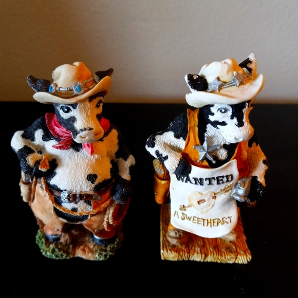 GANZ | Accents | Vintage Ganz Cow Town Figurines | Poshmark